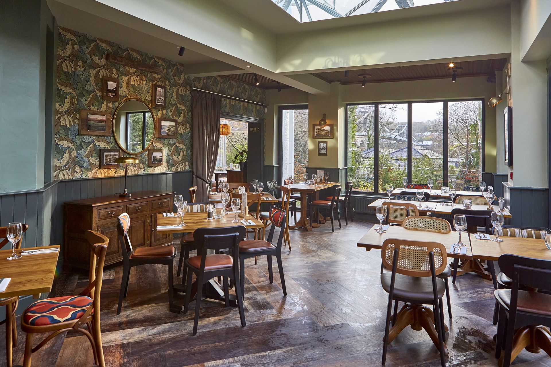 Hotel in Anglesey | Anglesey Arms, Menai Bridge