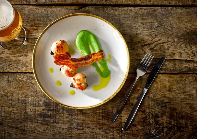 The Anglesey Arms. Family friendly pub and hotel in Anglesey